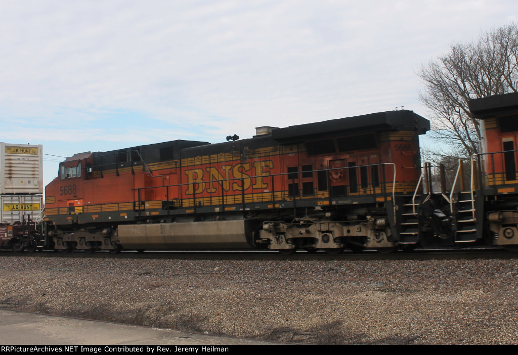 BNSF 5688 (1)